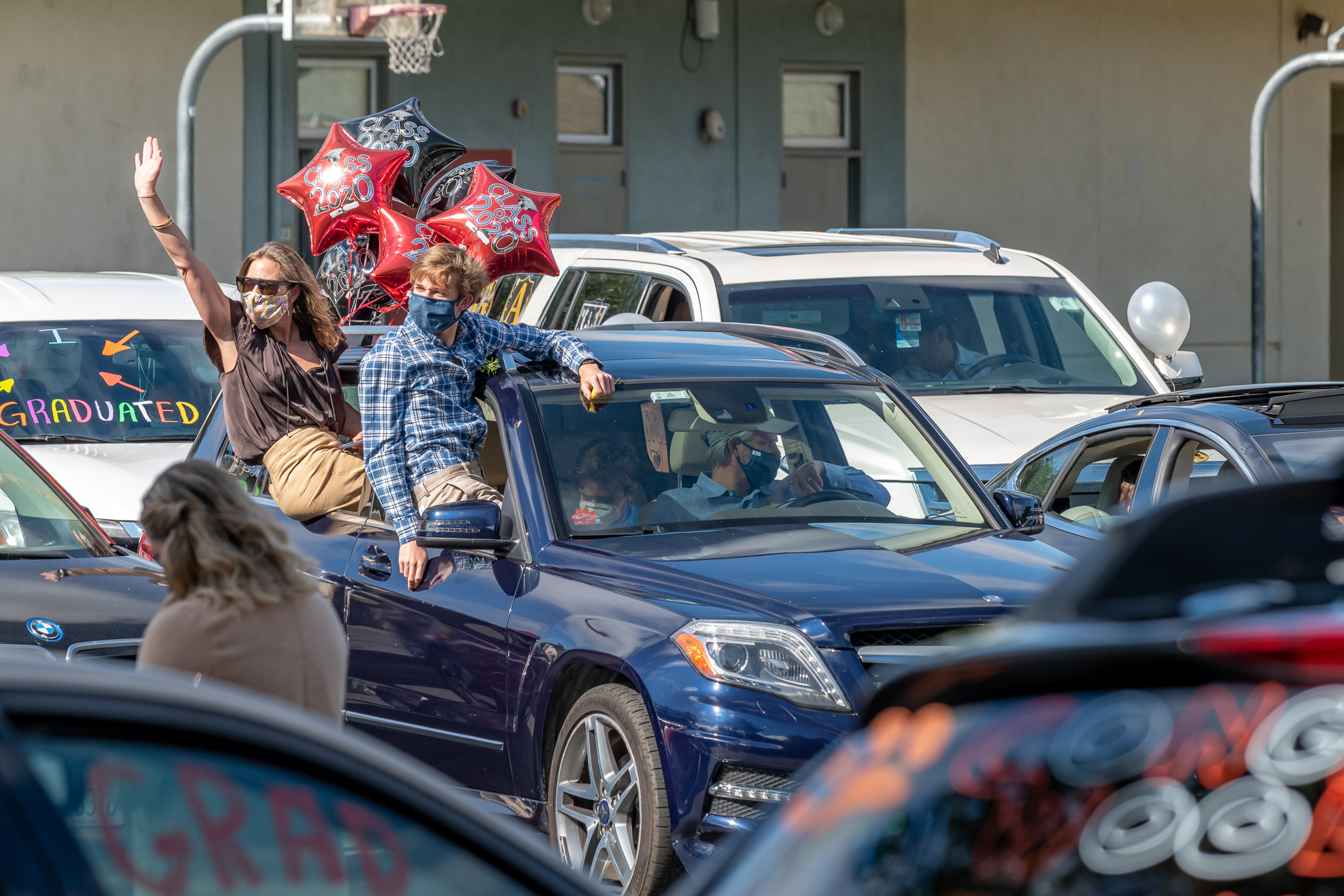 Woodside Middle School holds drive-in graduation for Class of 2020 ...