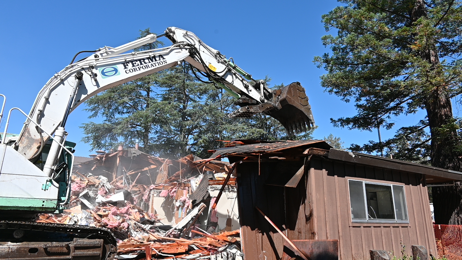 Woodside Road fire station is knocked down as work begins on its bigger ...