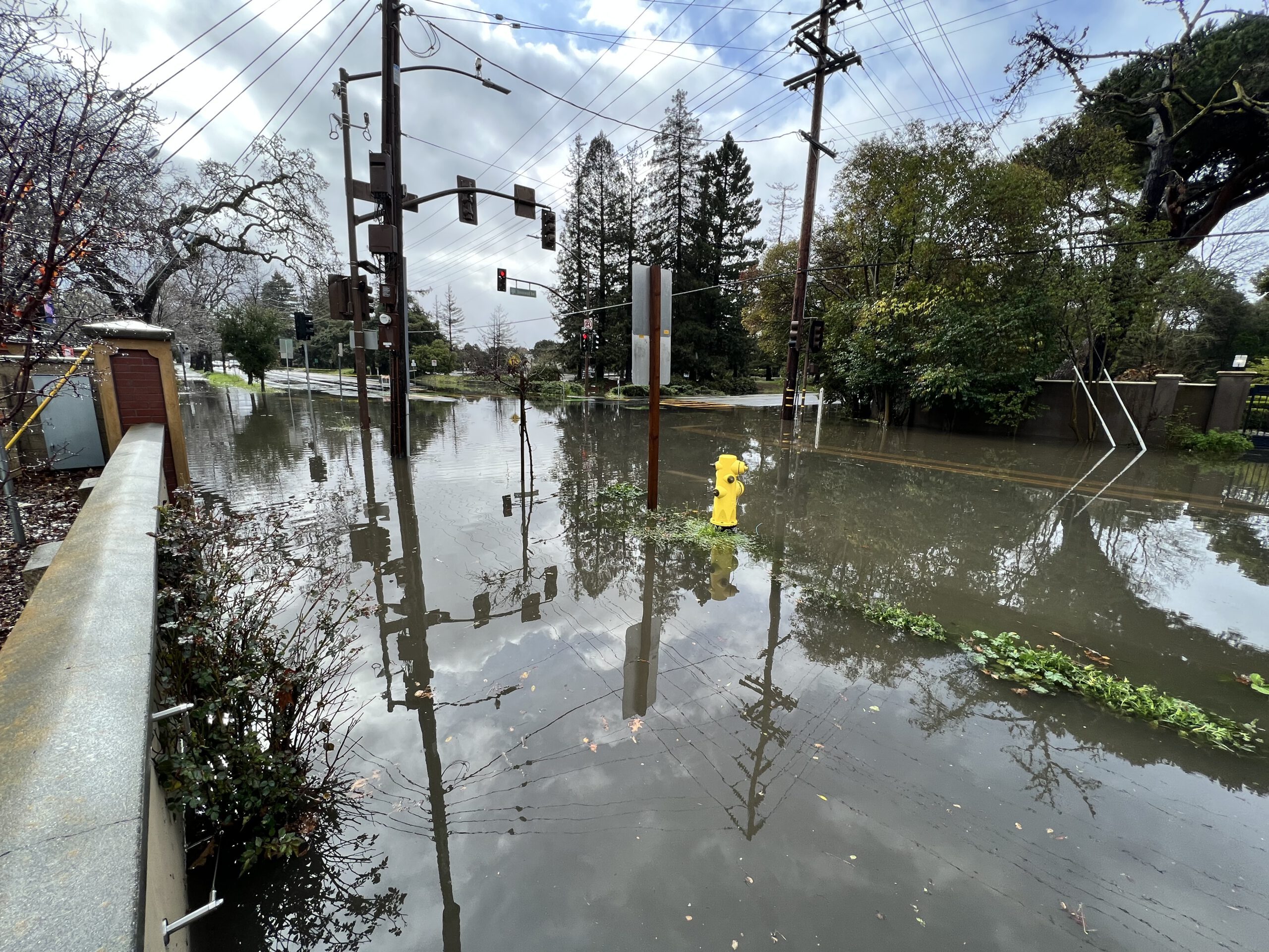 Flooding from heavy rain closes Middlefield Road at Menlo-Atherton High ...
