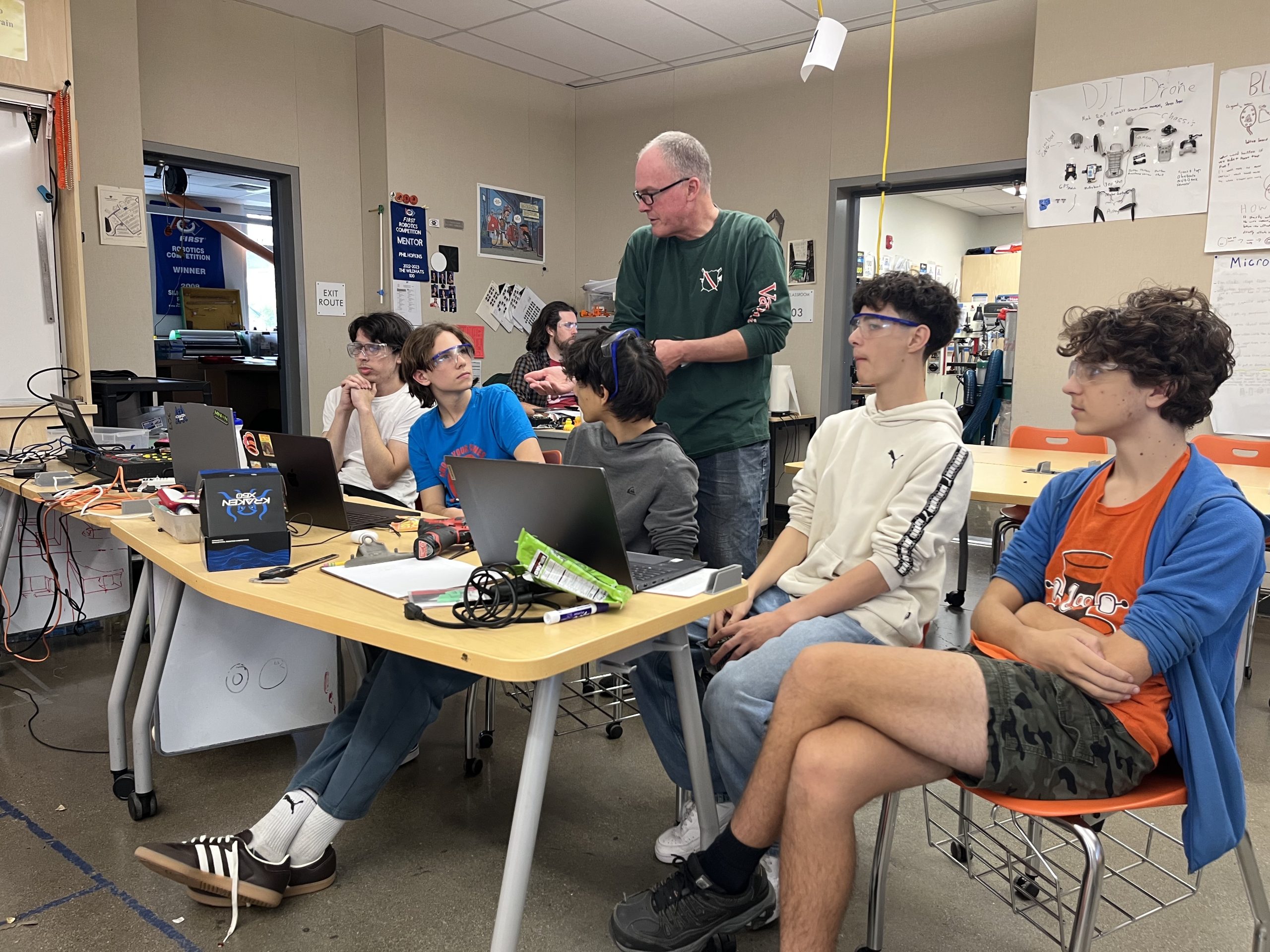 Woodside robotics team raises new generation of professionals - The Almanac