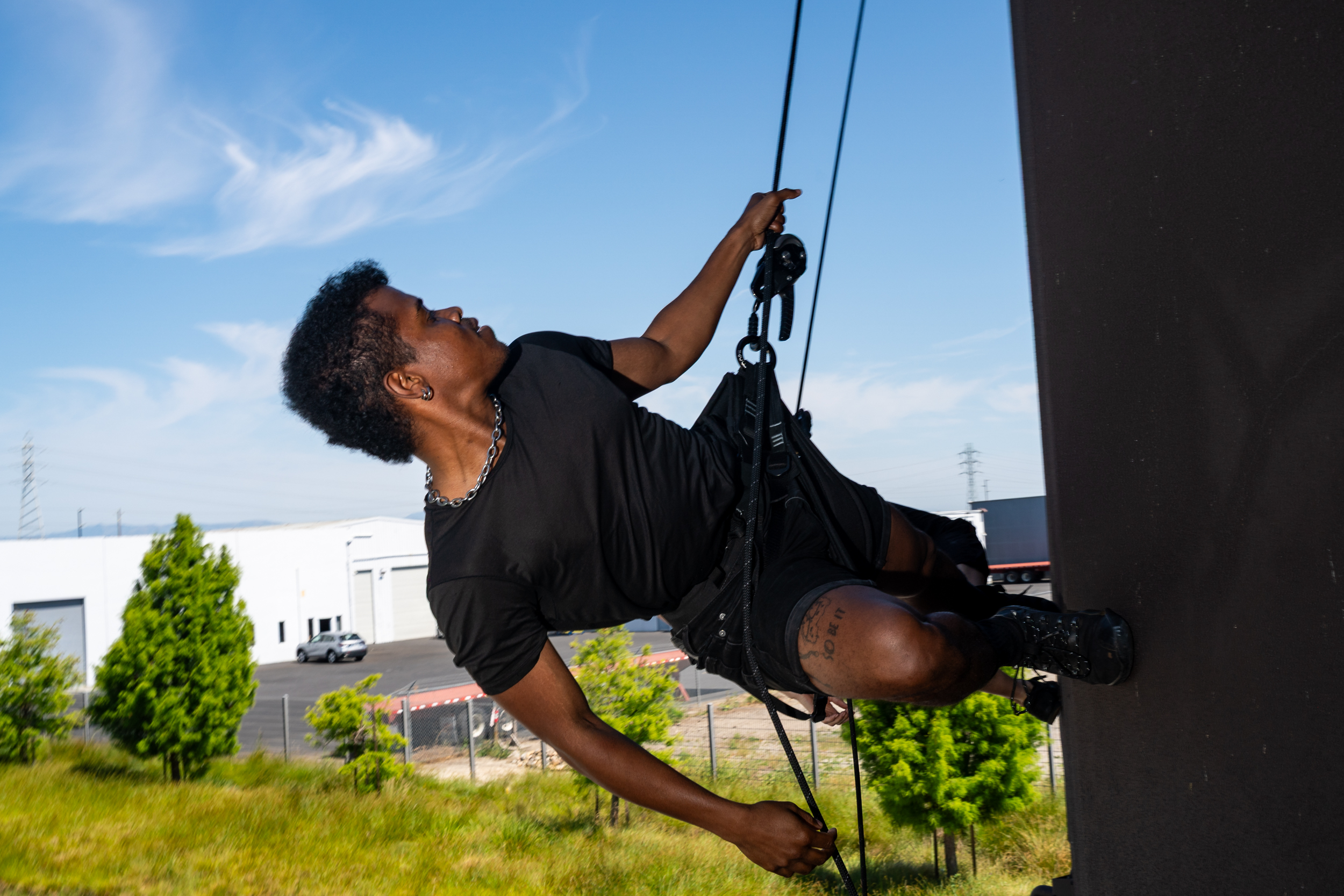 'Vertical dance' troupe shows young artists the ropes - The Almanac